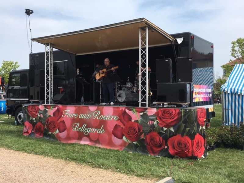 Locations de Car Podium - Evolution DJ